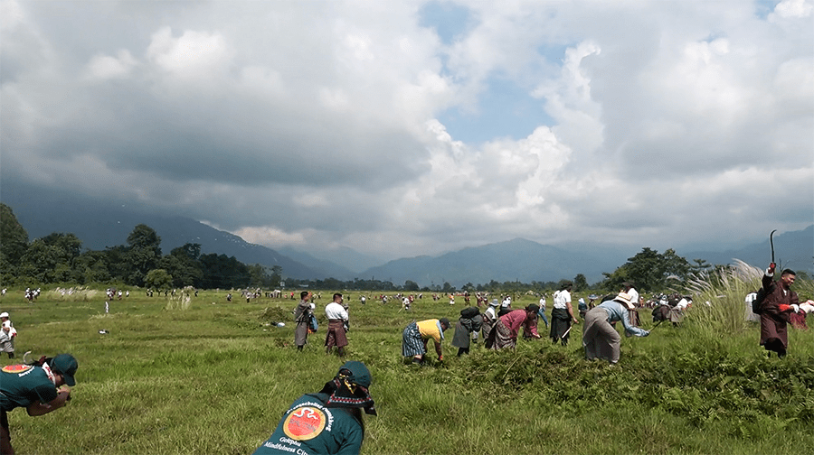 Thousands Join Hands in Gelephu for Nation’s Landmark Project | The ...
